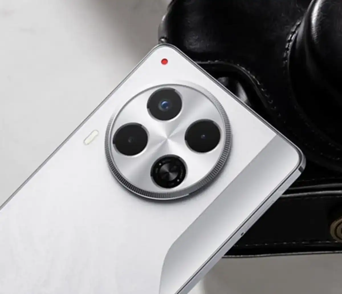 تكنو تستعد لإطلاق سلسلة Tecno Camon 40 بتصميم مستوحى من سامسونج Galaxy S24